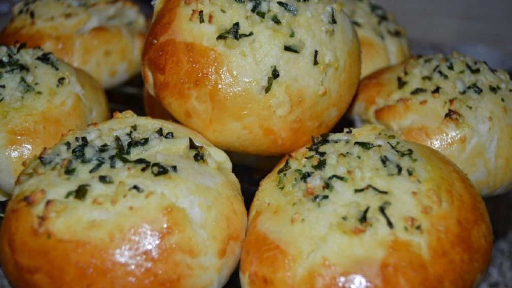 Dva slané recepty z listového těsta - VařímeDobroty.cz