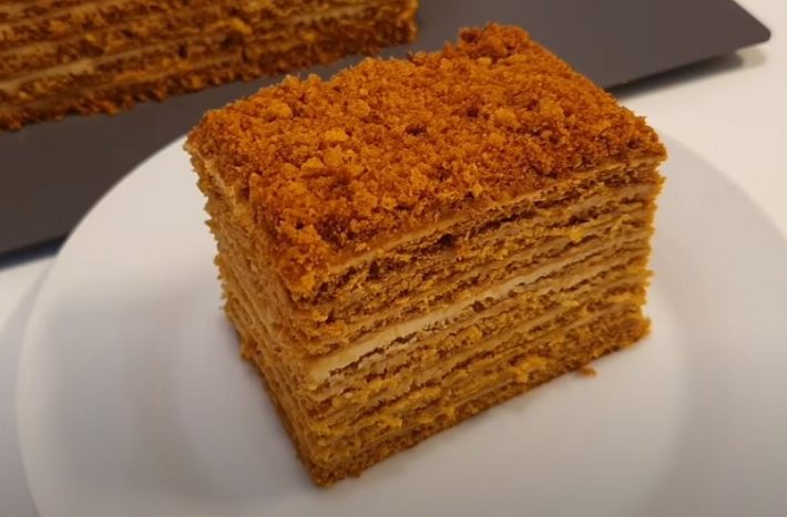 IDEÁLNÍ RECEPT: Domácí medovník 10x lepší jak kupovaná Marlenka hotový ...