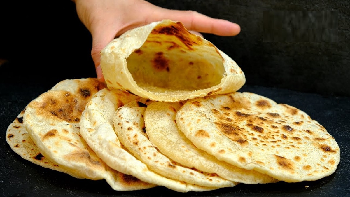 Jednoduchý recept na domácí chlebové placky pita - VařímeDobroty.cz