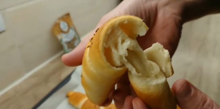 Domácí klasický tukový rohlík lepší než z pekárny - VařímeDobroty.cz