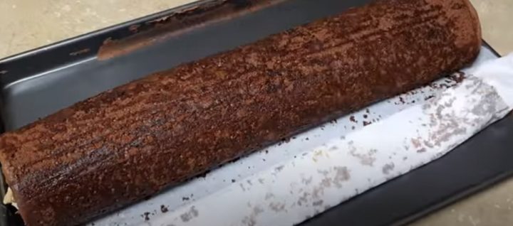 Roláda ve stylu Snickers - VařímeDobroty.cz