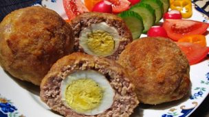 Aspiková vejce s masem, zeleninou a bylinkami - VařímeDobroty.cz