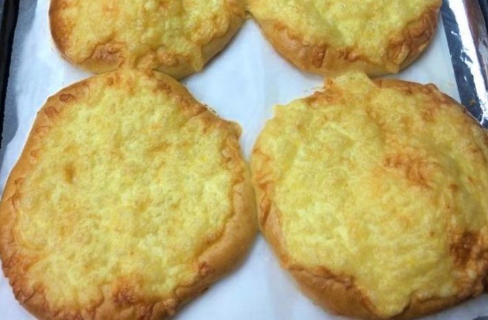 Slané koláče se sýrem - VařímeDobroty.cz