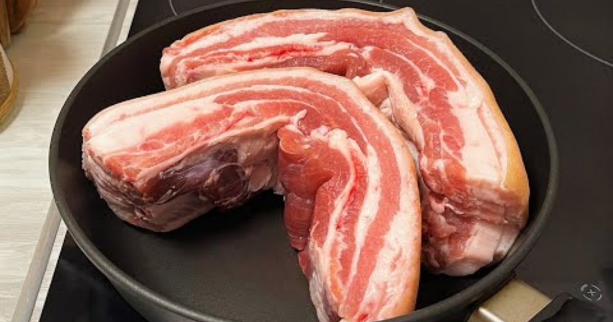 Bůček vařený v pivu a sójové omáčce - VařímeDobroty.cz