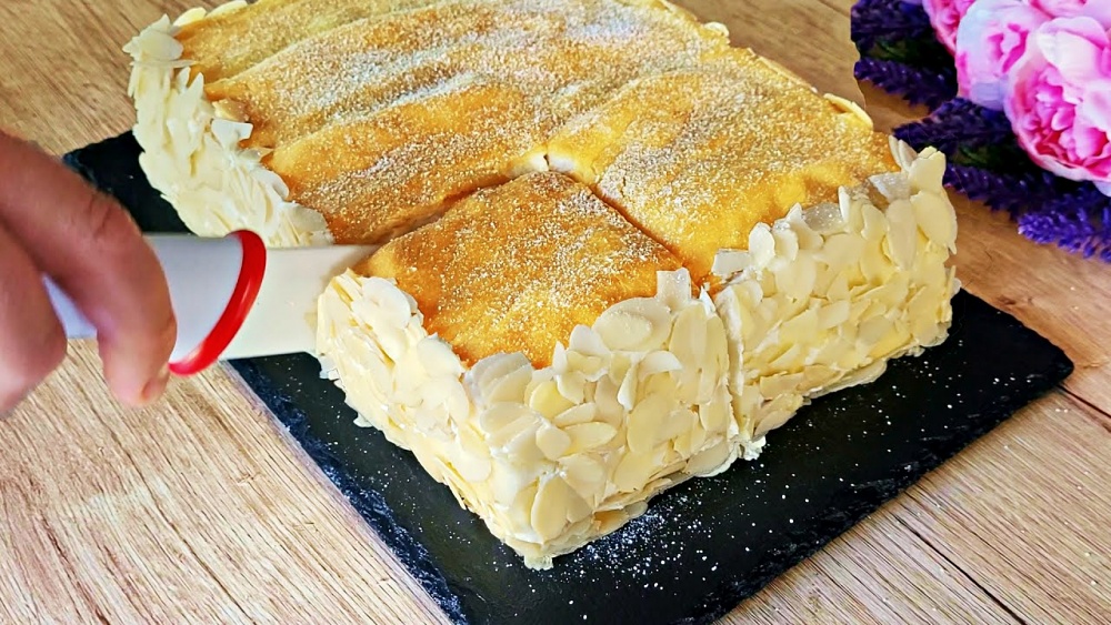 Kyjevský dort – vrstvený moučník s vlašskými ořechy a vanilkovým ...