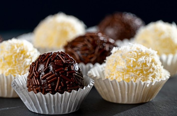 2 varianty nepečených kuliček ze salka - VařímeDobroty.cz