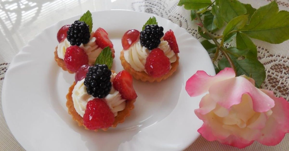 Ovocné košíčky s krémem - VařímeDobroty.cz