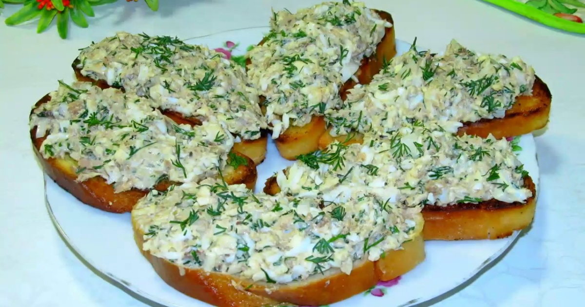 Tuňáková pomazánka s cibulí a vejci - VařímeDobroty.cz