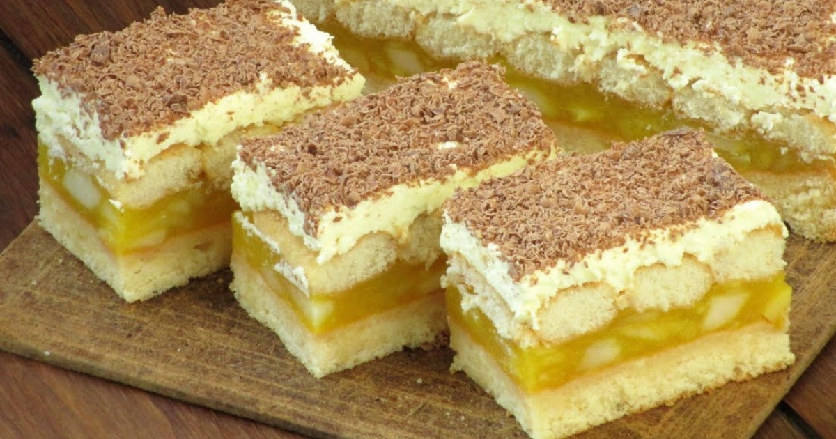 Piškotové řezy „Antonín“ s krémem a jablky - VařímeDobroty.cz