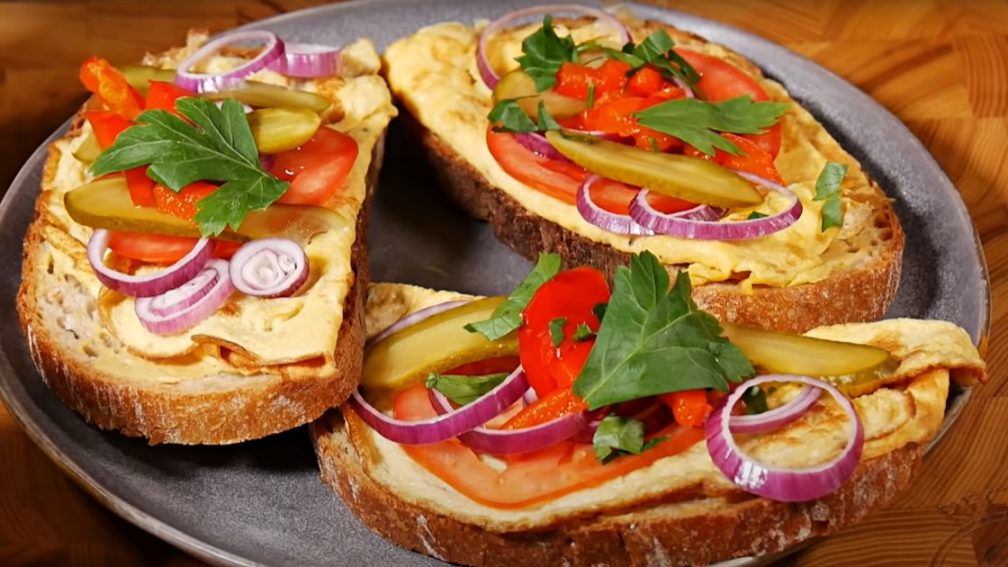 Zapékané chlebíčky z listového těsta - VařímeDobroty.cz