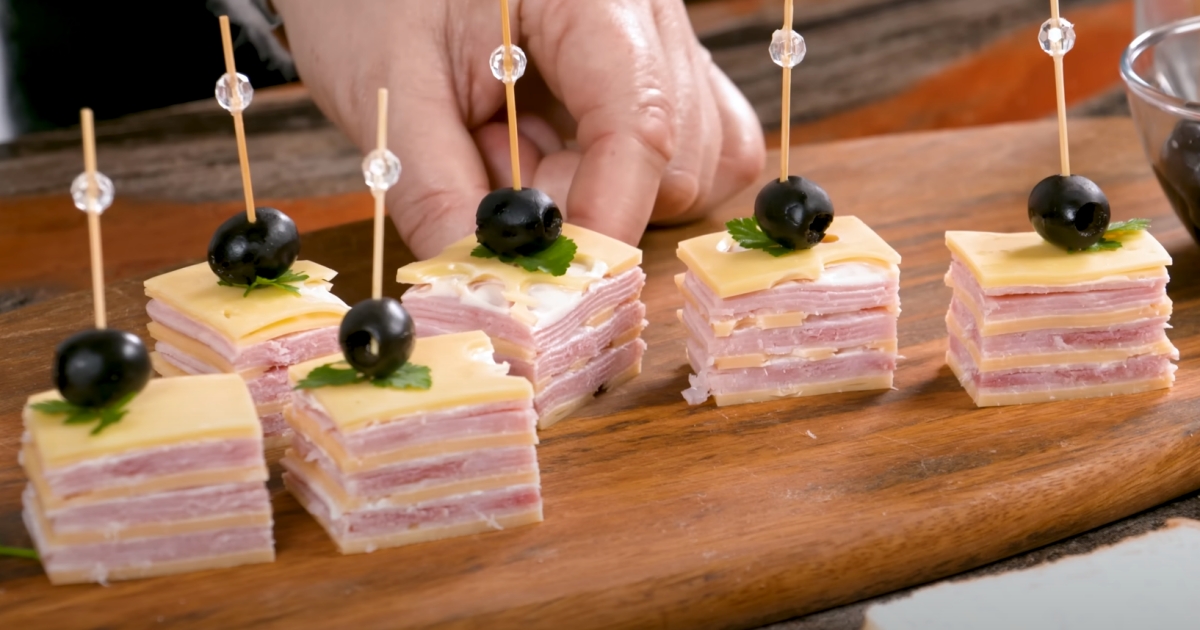 Rychlé sýrové jednohubky se šunkou - VařímeDobroty.cz