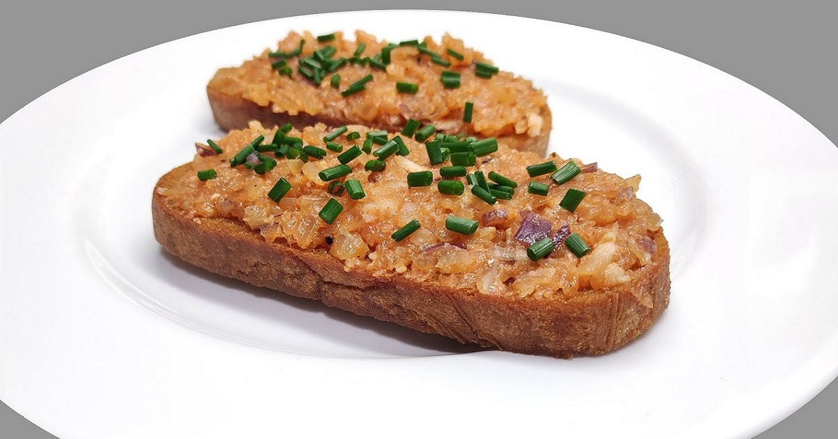 Tvarůžkový tatarák s čerstvou pažitkou – VařímeDobroty.cz