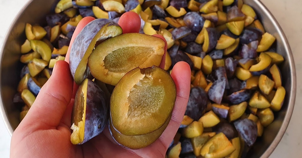 Rychlý švestkový kompot jen ze 3 ingrediencí – VařímeDobroty.cz