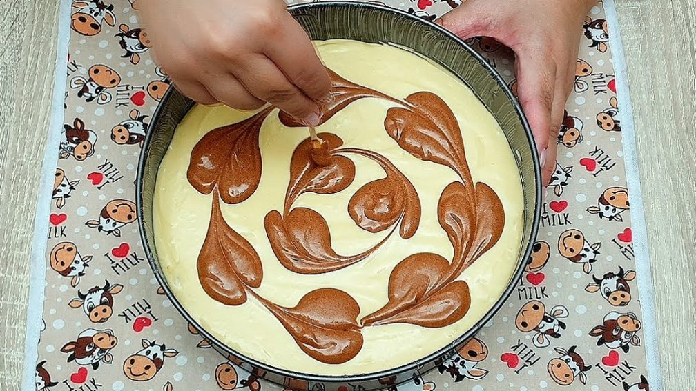 Snickers koláč z mikrovlnné trouby - VařímeDobroty.cz