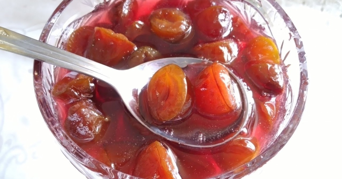 Jednoduchý švestkový kompot - VařímeDobroty.cz