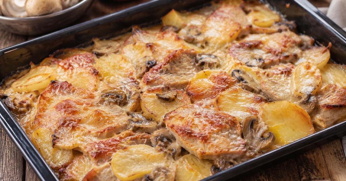 Vepřové s bramborami a zeleninou z 1 plechu - VařímeDobroty.cz